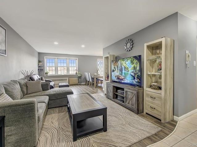 149 3 th St Unit 6J, Howard Beach, NY 11414