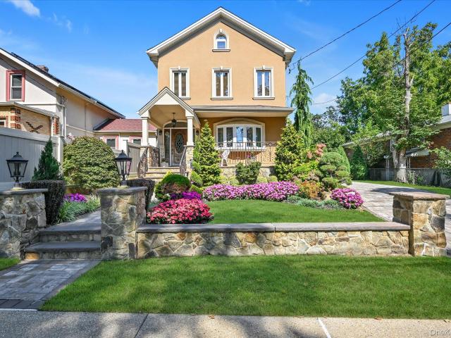 149 1 th Avenue | Compass