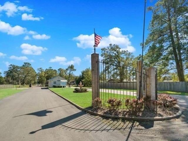 149 Bending Oaks Ln, Livingston, TX 77351