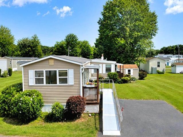 149 Garden St, Seabrook, NH 03874