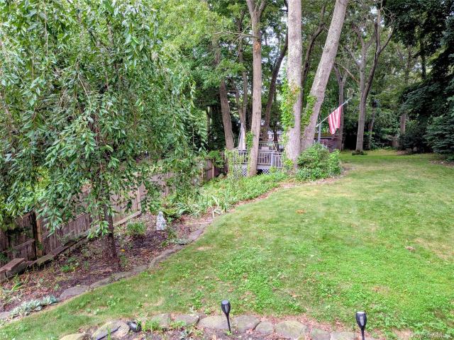 149 Grassy Pond Drive S