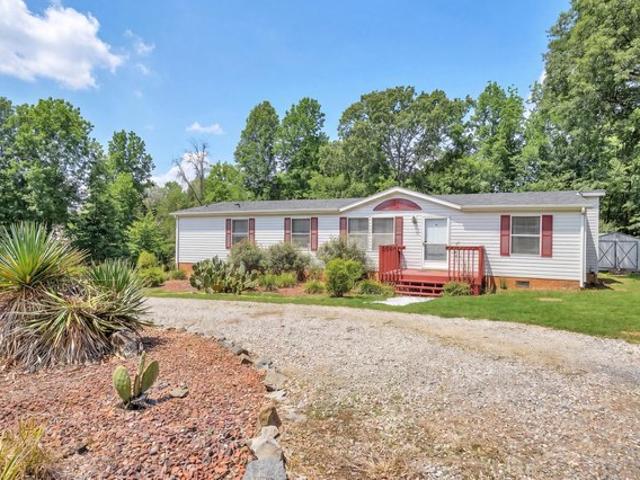 149 Dalewood Ln, Rocky Mount, VA 24151