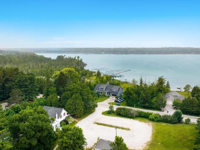149 E Harbor Highway