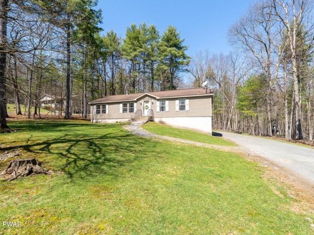 149 Eastwood Cir, Hawley, PA 18428