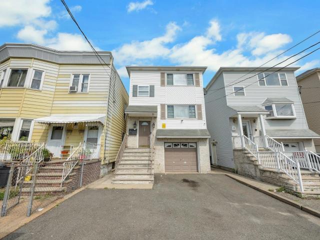 149 Hobart Ave