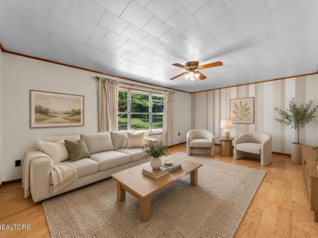 149 Holbrook Ave