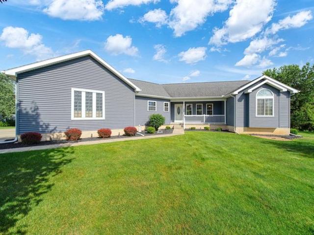149 Hawthorne Dr, Brooklyn, MI 49230