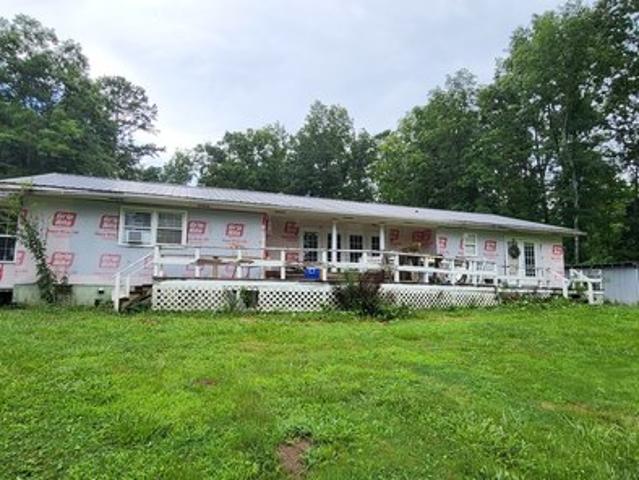 149 Hemlock Dr, Coalmont, TN 37313
