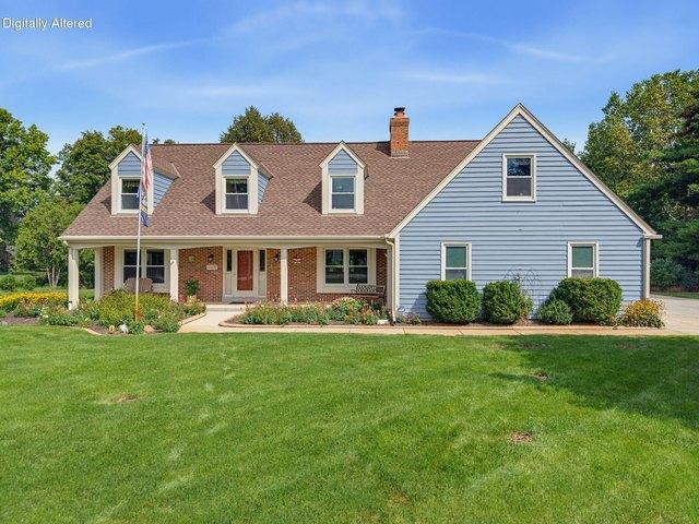 149 Hickory Dr, Delafield, WI 53018