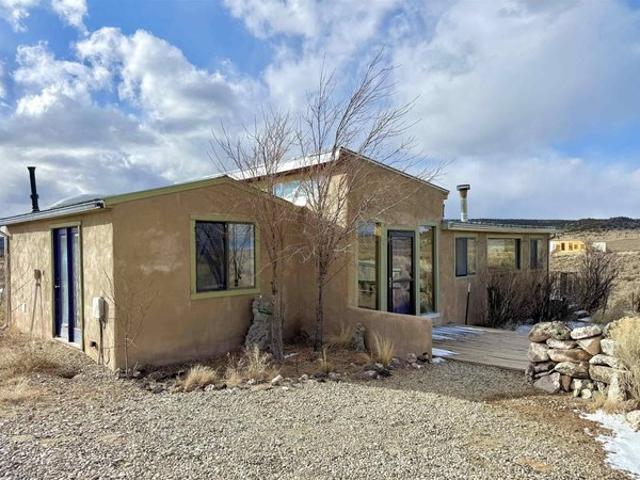 149 Highway 567, Carson, NM 87517