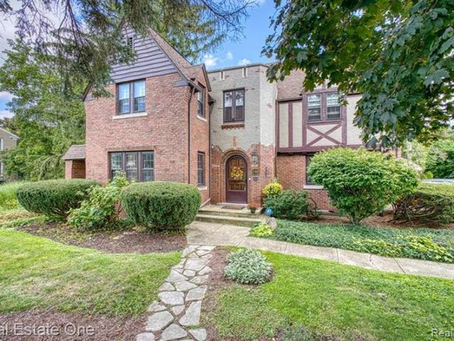 149 Ottawa Dr, Pontiac, MI 48341