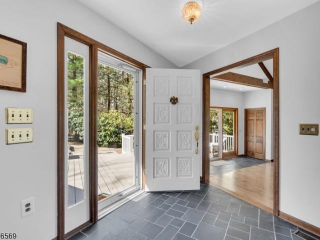 149 Lake End Rd