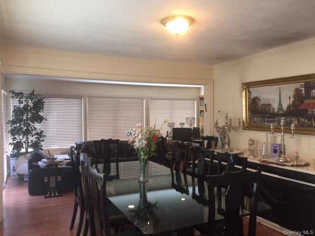 149 Lakeside Drive E