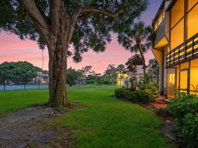 149 NW 70th St Apt 302, Boca Raton, FL 33487