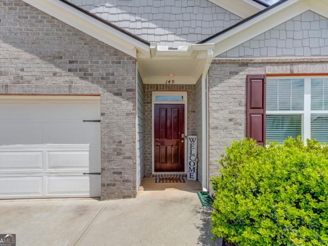 149 Starbuck Parkway