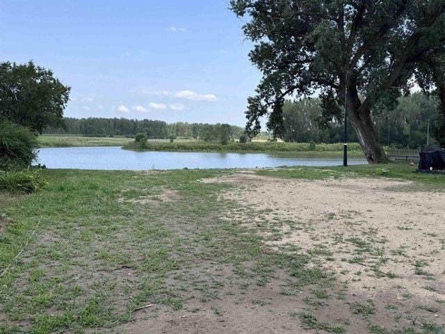 149 Suncoast Dr, McCook Lake, SD 57049