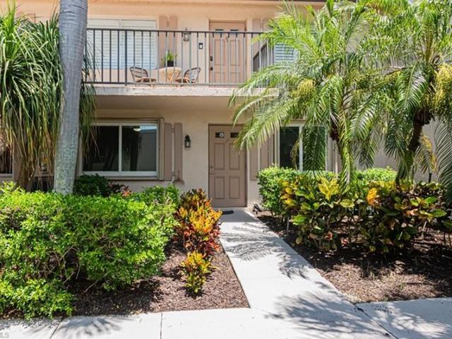 149 Palm Dr Apt 17, Naples, FL 34112