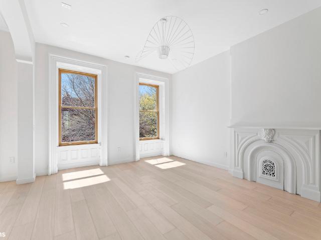 149 prospect place 2fl