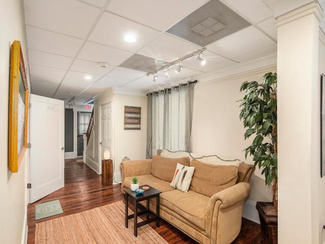 149 W Saint Clair Street