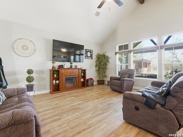 149 W Short Meadow Dr