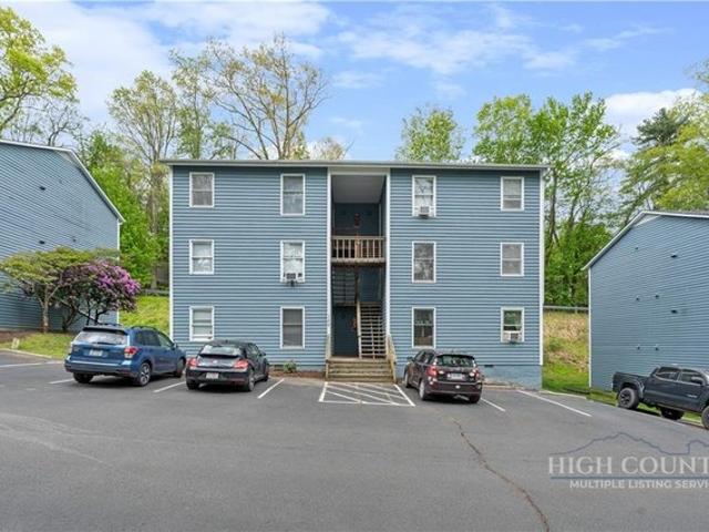 149 Woodpecker Ln Apt 12, Boone, NC 28607