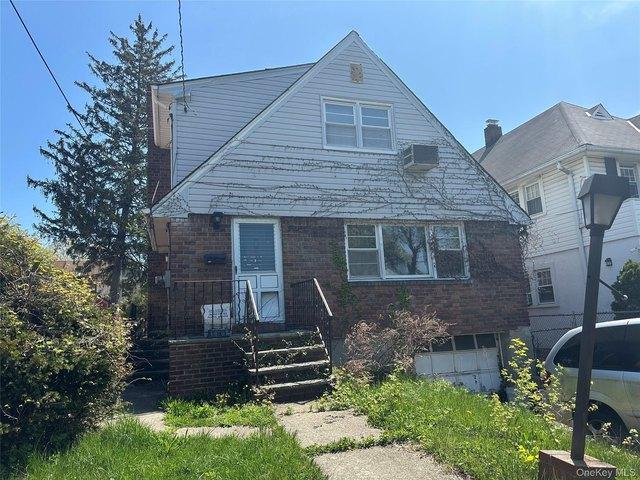14 61 th St, Whitestone, NY 11357