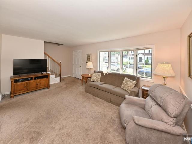 14 01 Floral Avenue