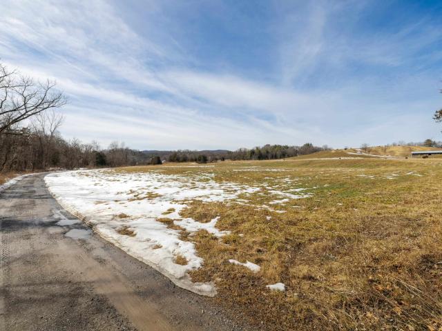 14.07 ac creek bed ln
