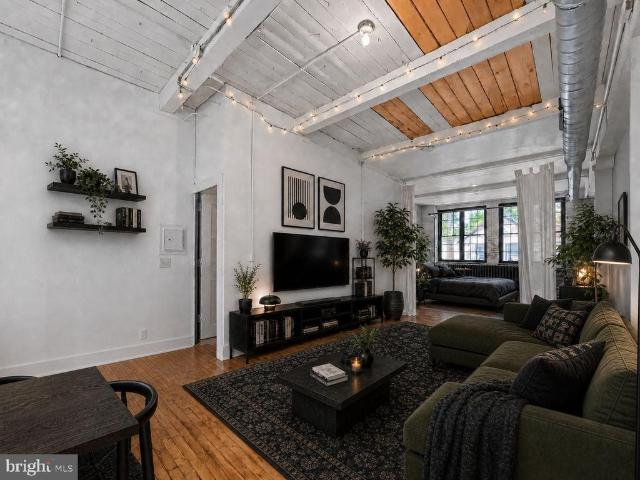 14 16 W Harvey Street # STUDIO