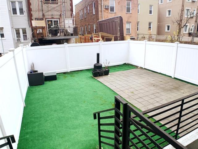 14 18 31st Street
