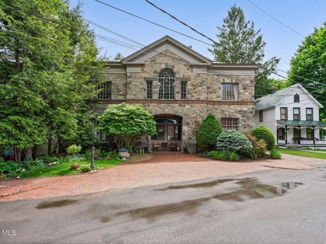 14 Talford Pl Unit 1, Saratoga Springs, NY 12866