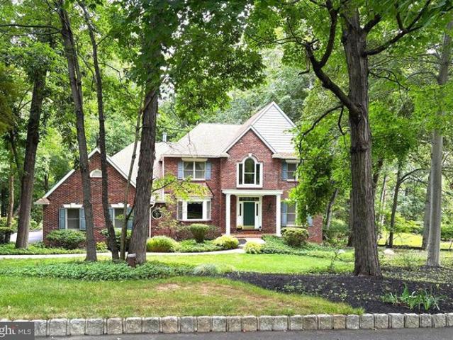 14 Timber Knoll Dr, Washington Crossing, PA 18977