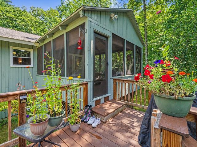 14 Tomahawk Drive