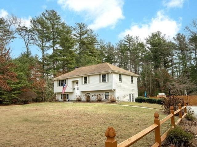 14 Treetop Ln, Duxbury, MA 02332