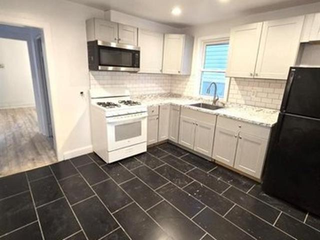 14 Triton Ter, Newark, NJ 07104