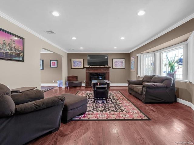 14 Tulip Avenue
