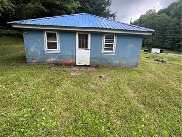 14 Turkey Nob Ln, Coudersport, PA 16915