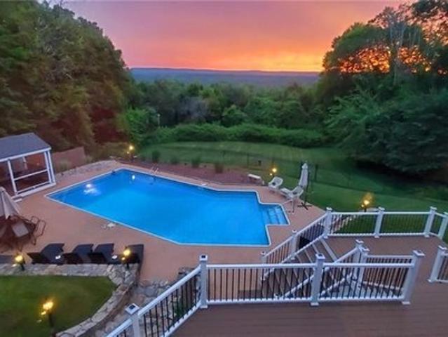 14 Vermillion Dr, Avon, CT 06001