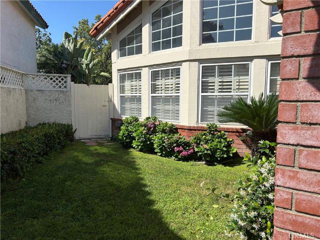 14 Vicksburg, Irvine, CA 92620 | MLS #OC26083