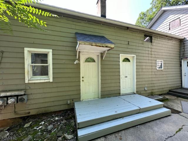 14 W Main St Apt A