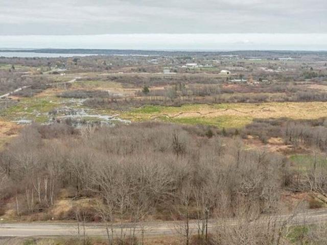 14 W Meadow Rd, Rockland, ME 04841