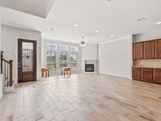 14 W Oaks Drive