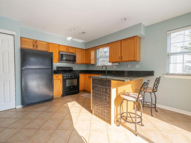 14 W Atlantic Avenue