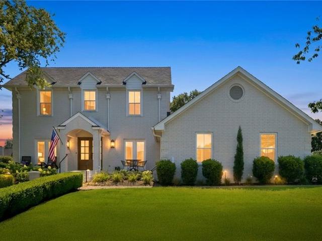 14 W Champions Blvd, Rogers, AR 72758