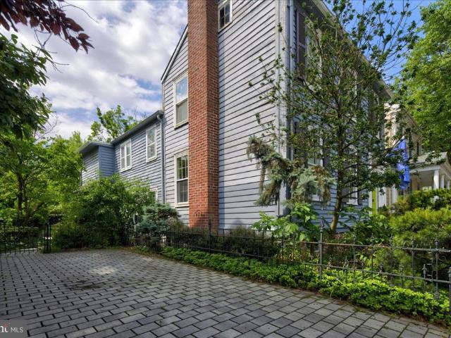 14 W Delaware Avenue