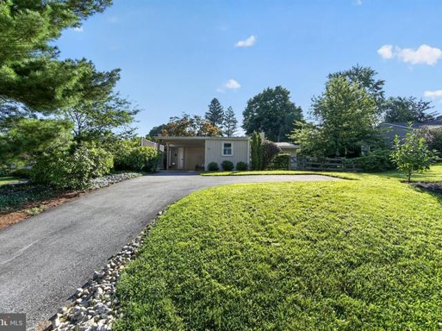 14 W Golf Club Ln, Paoli, PA 19301