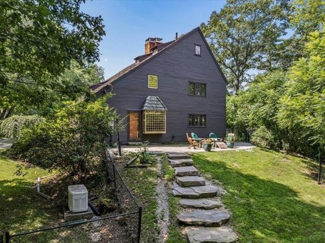 14 Walnut Hill Rd, Amherst, NH 03031