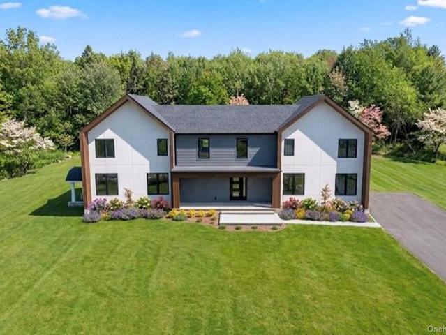 14 Warwick Isle Blvd, Pine Island, NY 10969