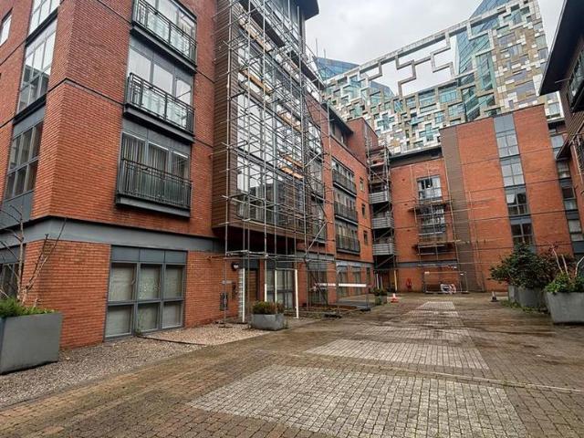 14 Waterfront Walk, Birmingham 2 bed apartment to rent £1,150 pcm £265 pw