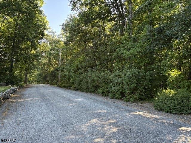 14 Way Dr, Vernon, NJ 07461